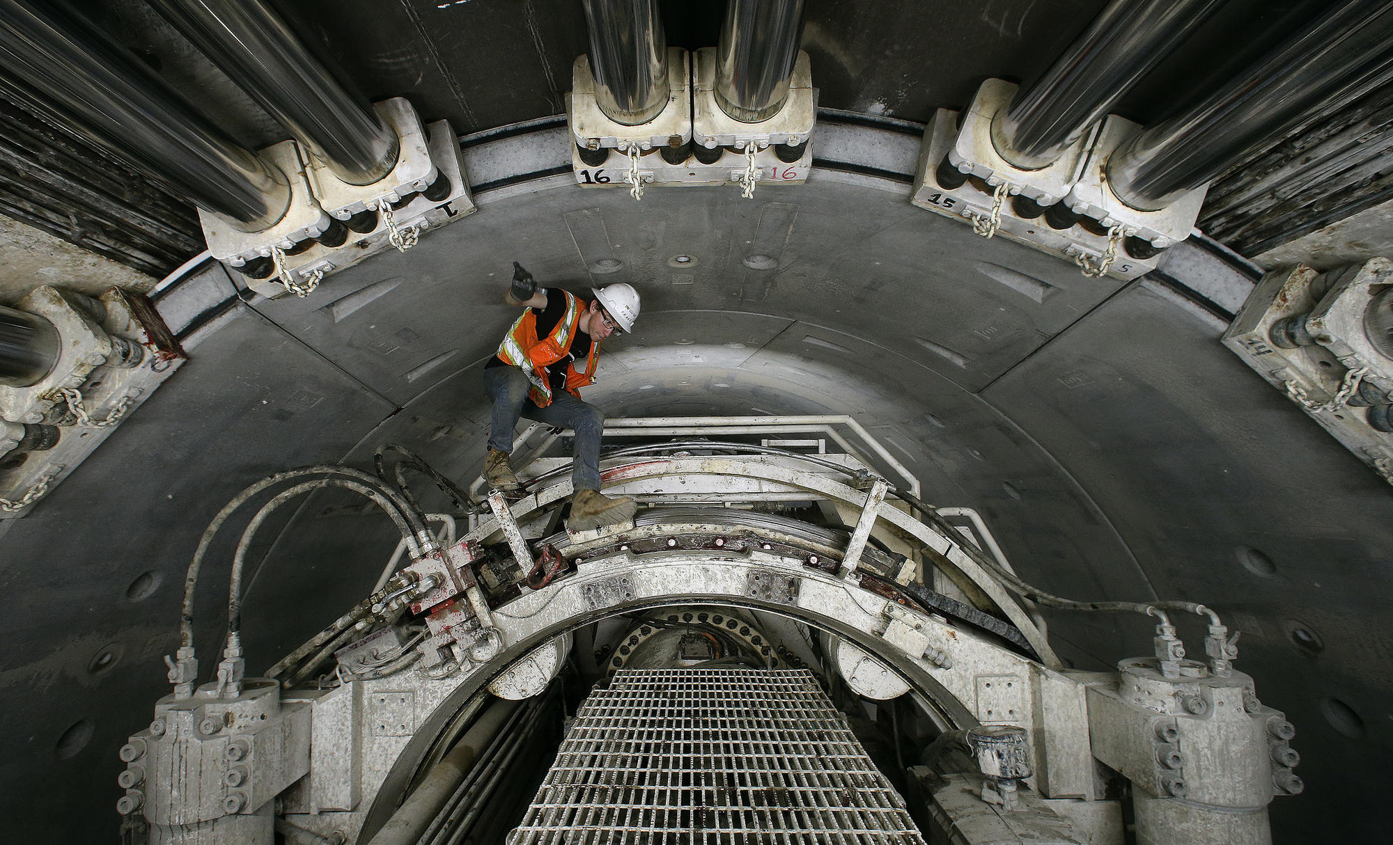Inside the Massive Tunnel 60 Feet Below L.A. - Online Journalism Awards